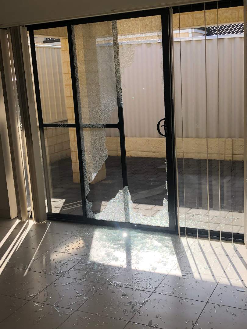 About Us - Glass Solutions with Prompt Service | Prompt Glass