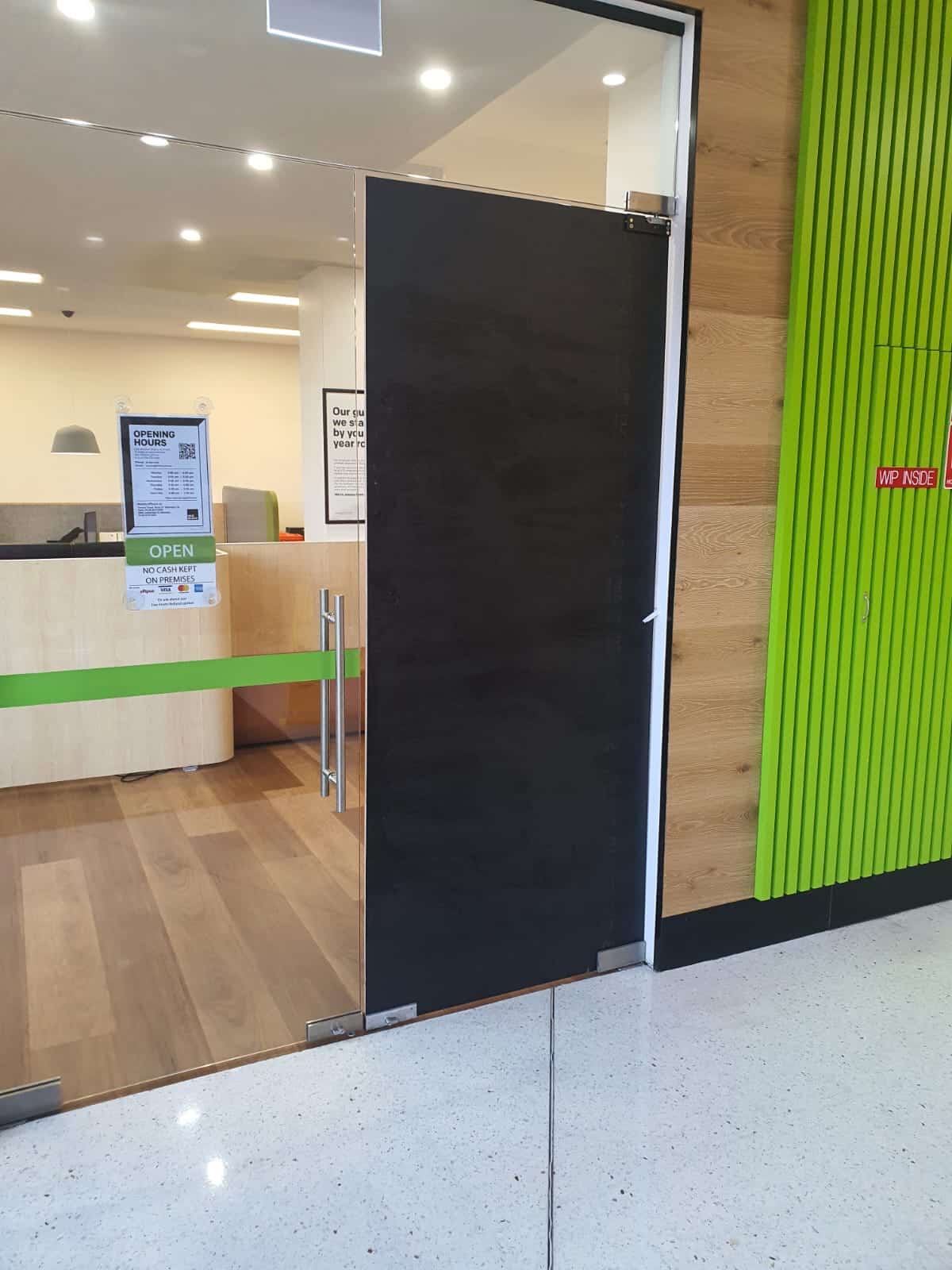 About Us - Glass Solutions with Prompt Service | Prompt Glass